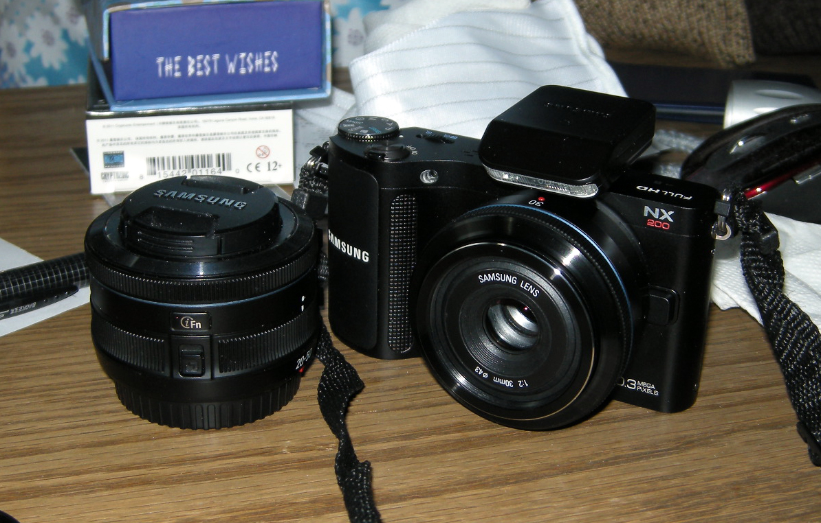 [器材交流] 告别买微单不换镜头党，入手三星镜头群最有价值的饼干30mm f2 NGA玩家社区