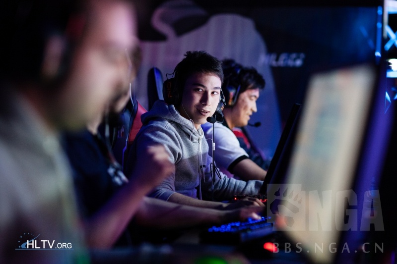 MLG哥伦布2016小组赛Day1现场图集-来自HLTV NGA玩家社区