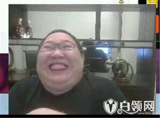 总觉得PDD的这张照片眼熟，直到我想起了这个。 NGA玩家社区