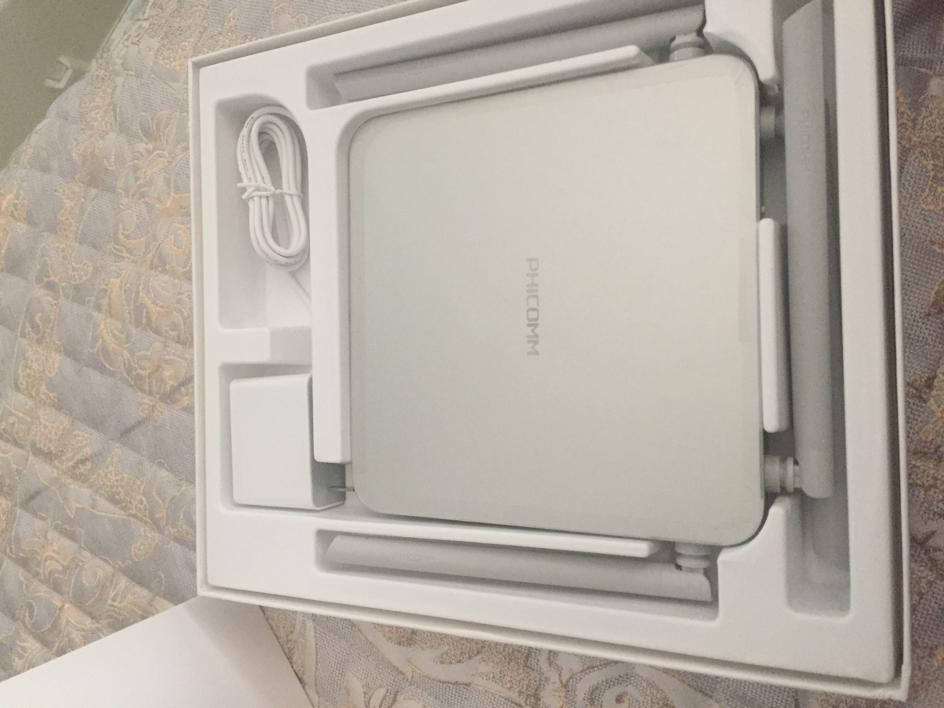 [电脑外设] K2P 银色 斐讯千兆路由器5Gwifi 顺畅王者农药 NGA玩家社区