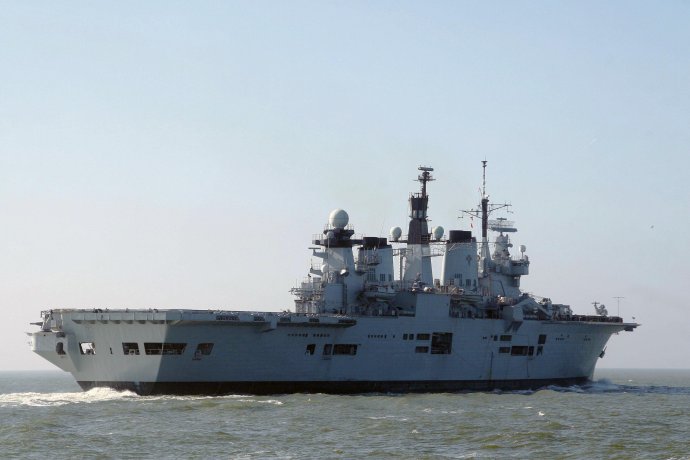 [资料] [历史] 宠辱不惊，善始善终的拉丝蒂 HMS R87-光辉号 , 碧蓝航线论坛 [f564] NGA玩家社区