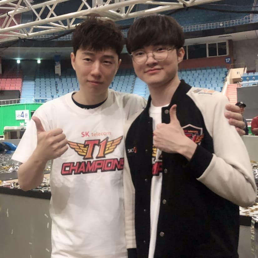 [搬运]SKT星际人皇与英雄联盟第一人的合影 NGA玩家社区