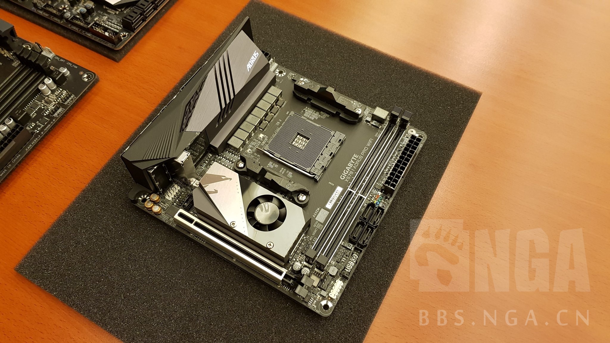 [硬件产品讨论] X570I小板来了，正统ROG C8I & 技嘉 aorus NGA玩家社区