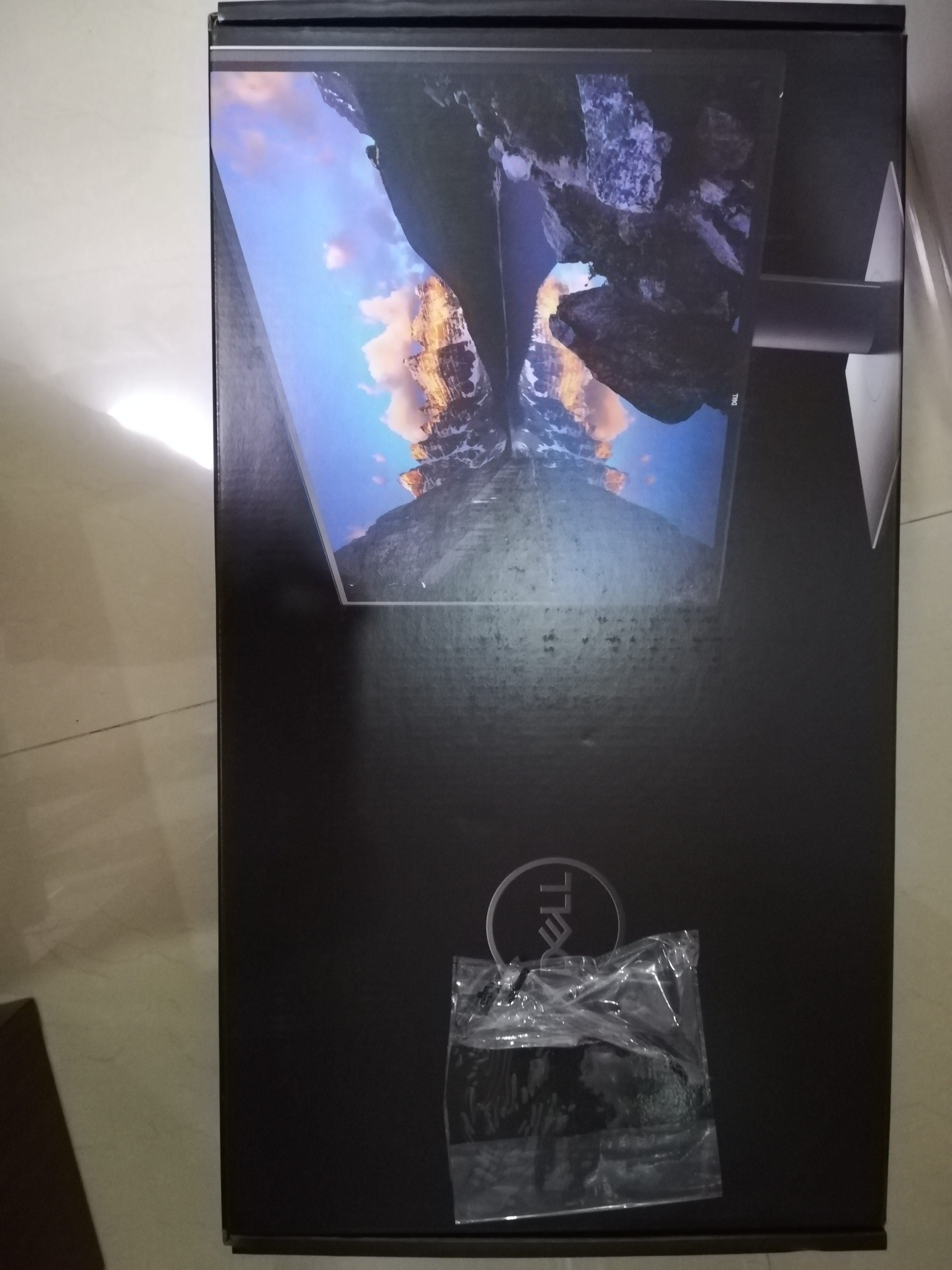 我大概是第一个拿到Dell U2720Q显示器的人。 NGA玩家社区