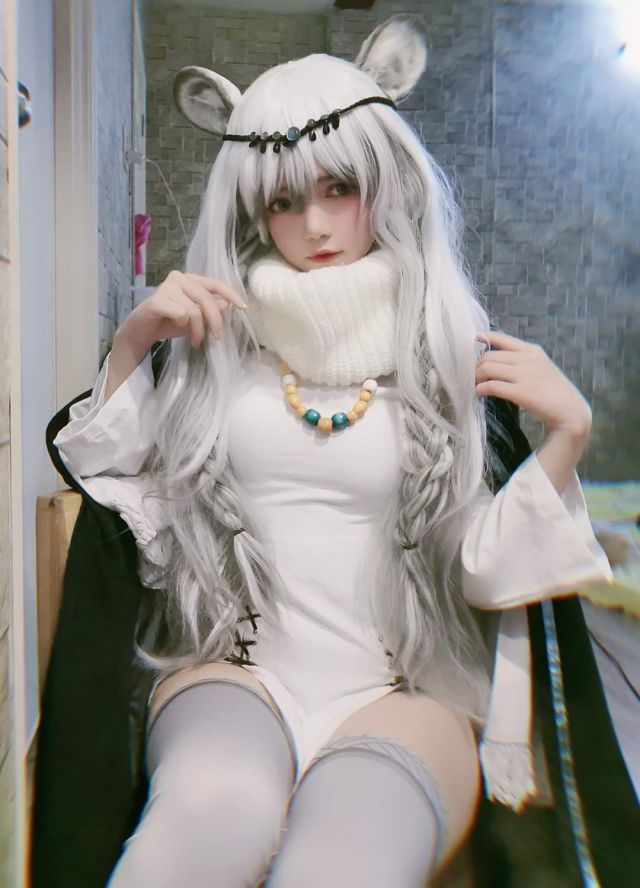 上次的cos初雪的越南妹子新出了小羊的cos NGA玩家社区
