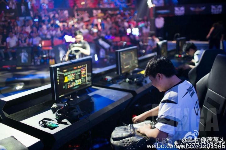 [RNG战队] 简自豪：告别UZI 178