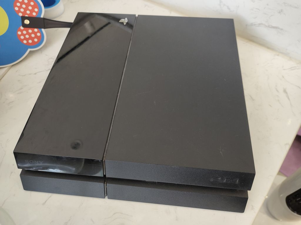 [电视游戏主机/掌机](已售出)初代港版ps4 500g 1106A。双手柄，无拆无修，箱说全。920到付 NGA玩家社区