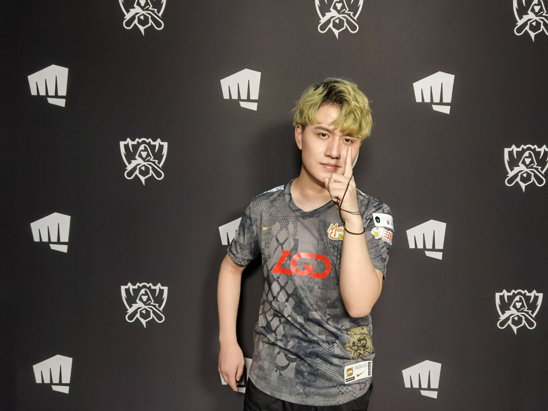 [赛事实况] [S10前线] NGA专访LGD辅助Mark：目标是先进八强 NGA玩家社区