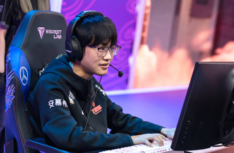 [联盟赛事] [S10战报-小组赛Day7] GEN横扫FNC夺得第一，LGD两连败遗憾离场 NGA玩家社区