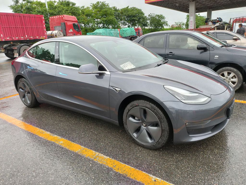 model3把轮毂罩取了舒服多了 NGA玩家社区