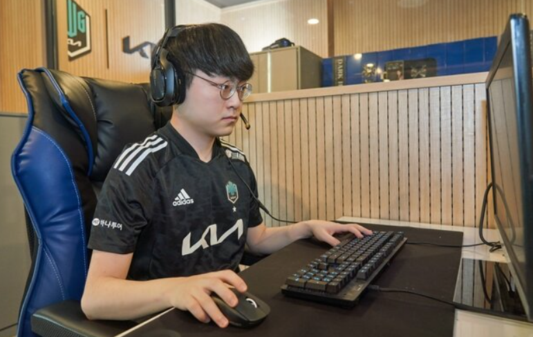 [赛后讨论] ShowMaker因手伤接受检查，称伤病影响个人竞技状态 NGA玩家社区