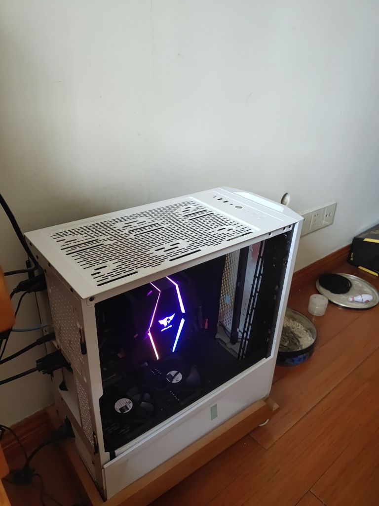 来个人来大佬救命。。。。5800x开机60多度。顺带送个散热器扯下的图给大家笑笑 NGA玩家社区