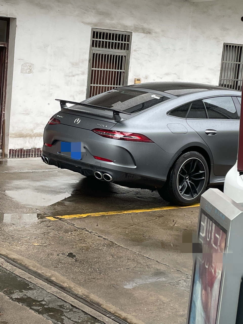 驾校门口看到的AMG GT NGA玩家社区