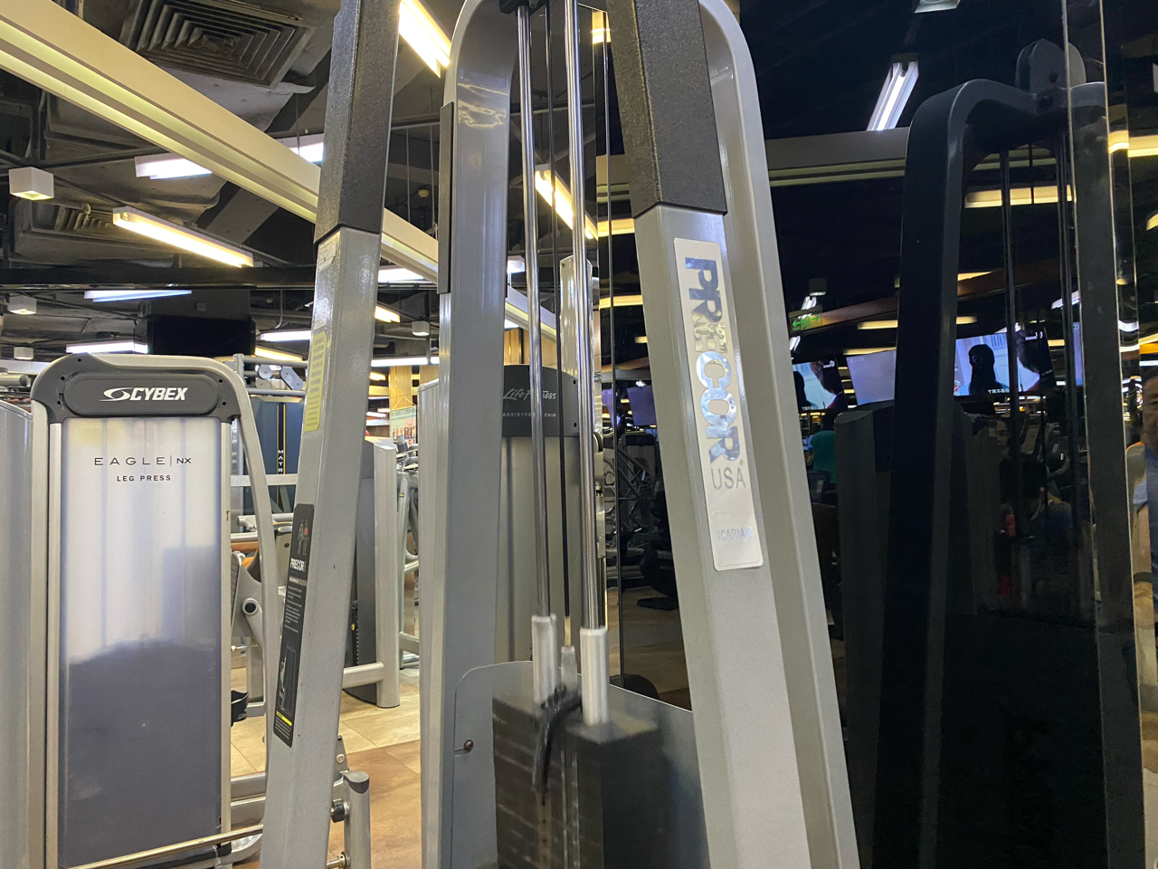 [家庭健身房] 深蹲架选购指南——从简易到全框到Yoke NGA玩家社区