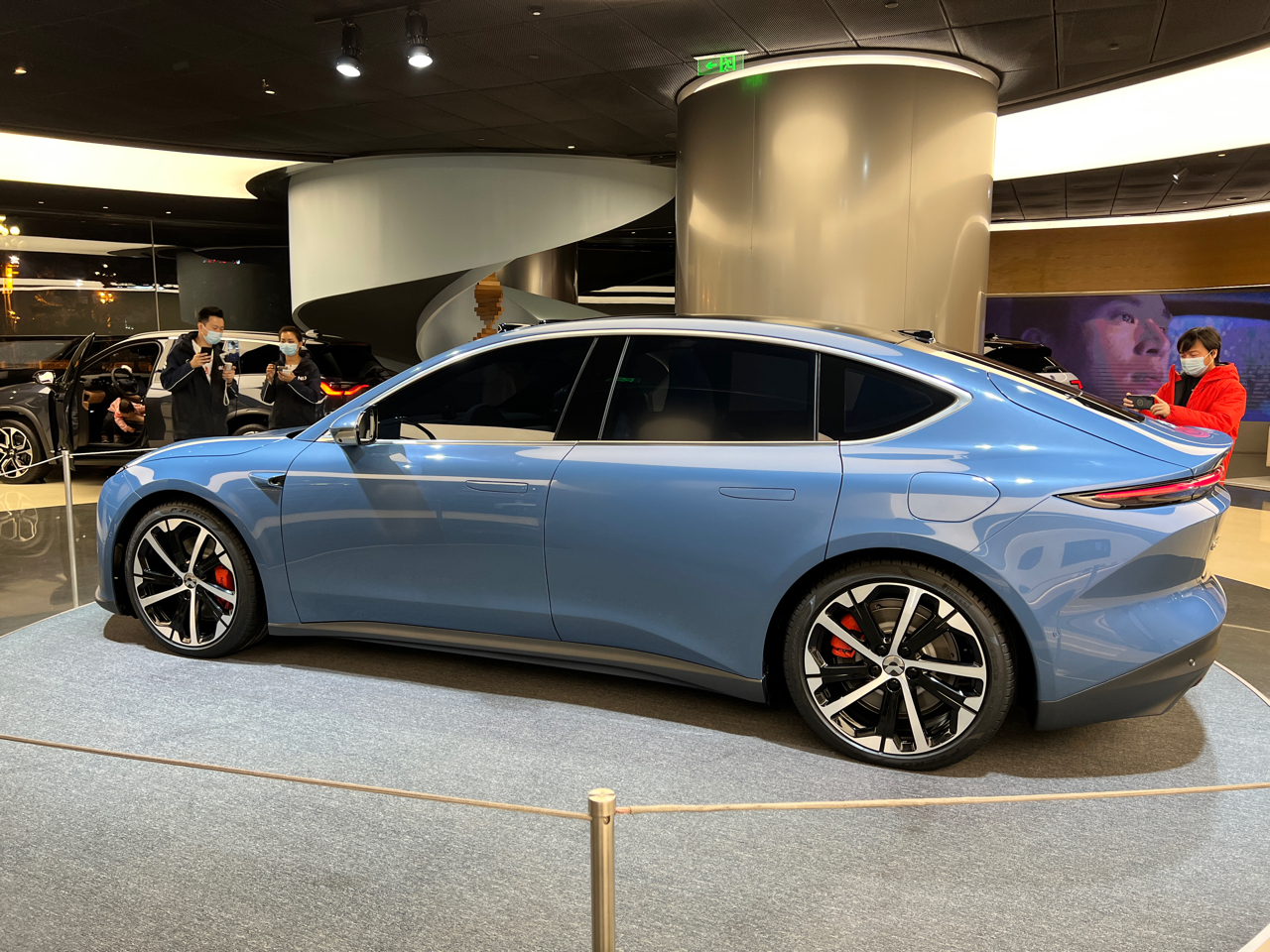 去东方广场看了下ET5 NGA玩家社区