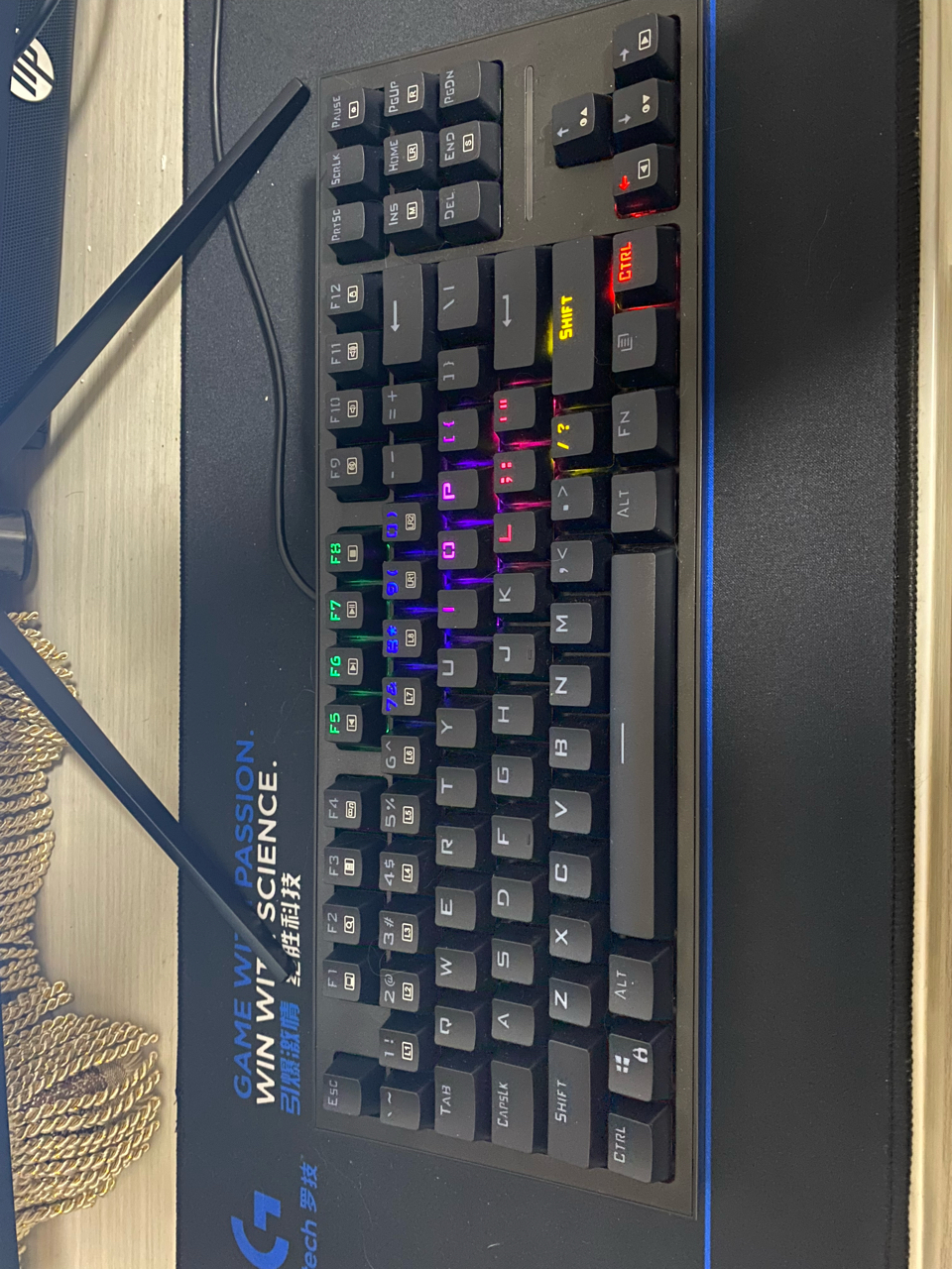 出 微星(MSI)GK50Z MINI 机械键盘 红轴 RGB光效 有线 NGA玩家社区