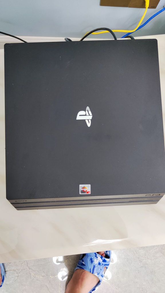 2018年买的港行ps4pro 1T版，一个原装手柄，一个非原装手柄。(已出) NGA玩家社区