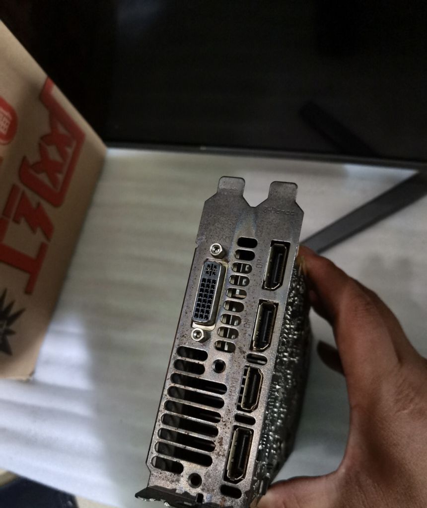 出两个七彩虹公版960 2g NGA玩家社区