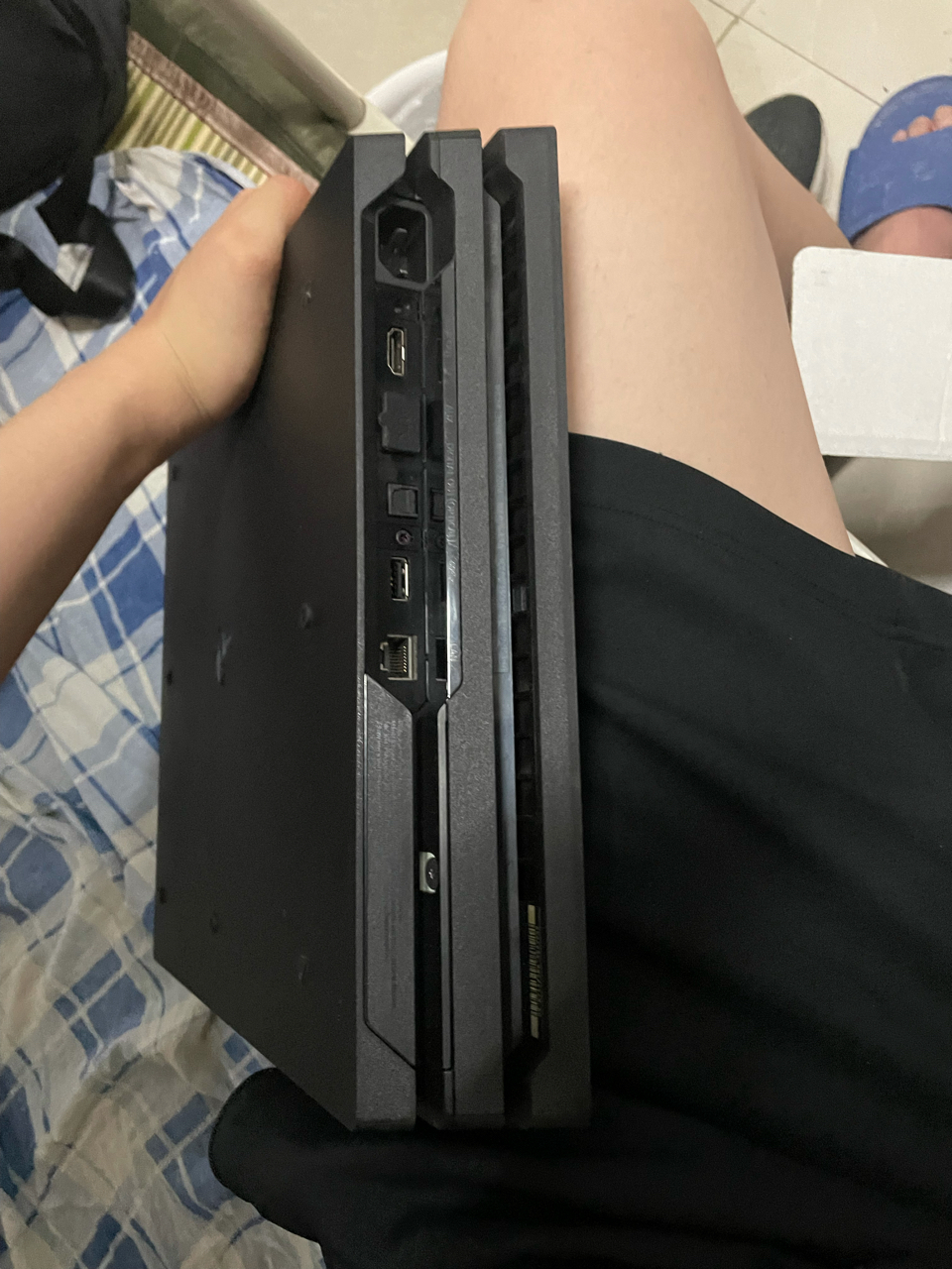 1800出ps4pro带四个游戏盘 NGA玩家社区