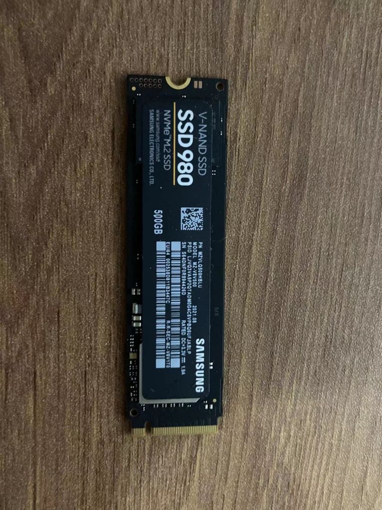 各位大佬，麻烦来看看刚pdd入的980，这标签怎么看着有点糊呢… NGA玩家社区