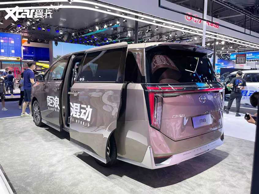 广汽传祺全新一代M8亮相 178