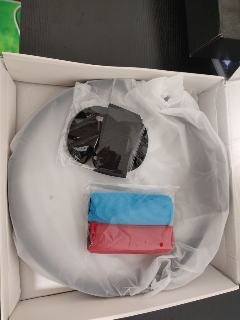 出几张switch卡带全新未拆封的，还有个微信收款音箱。 Nga玩家社区