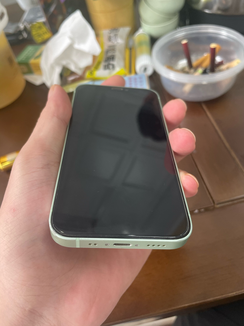 苹果12mini 128绿色，外观磕碰掉漆，玻璃没有碎 178