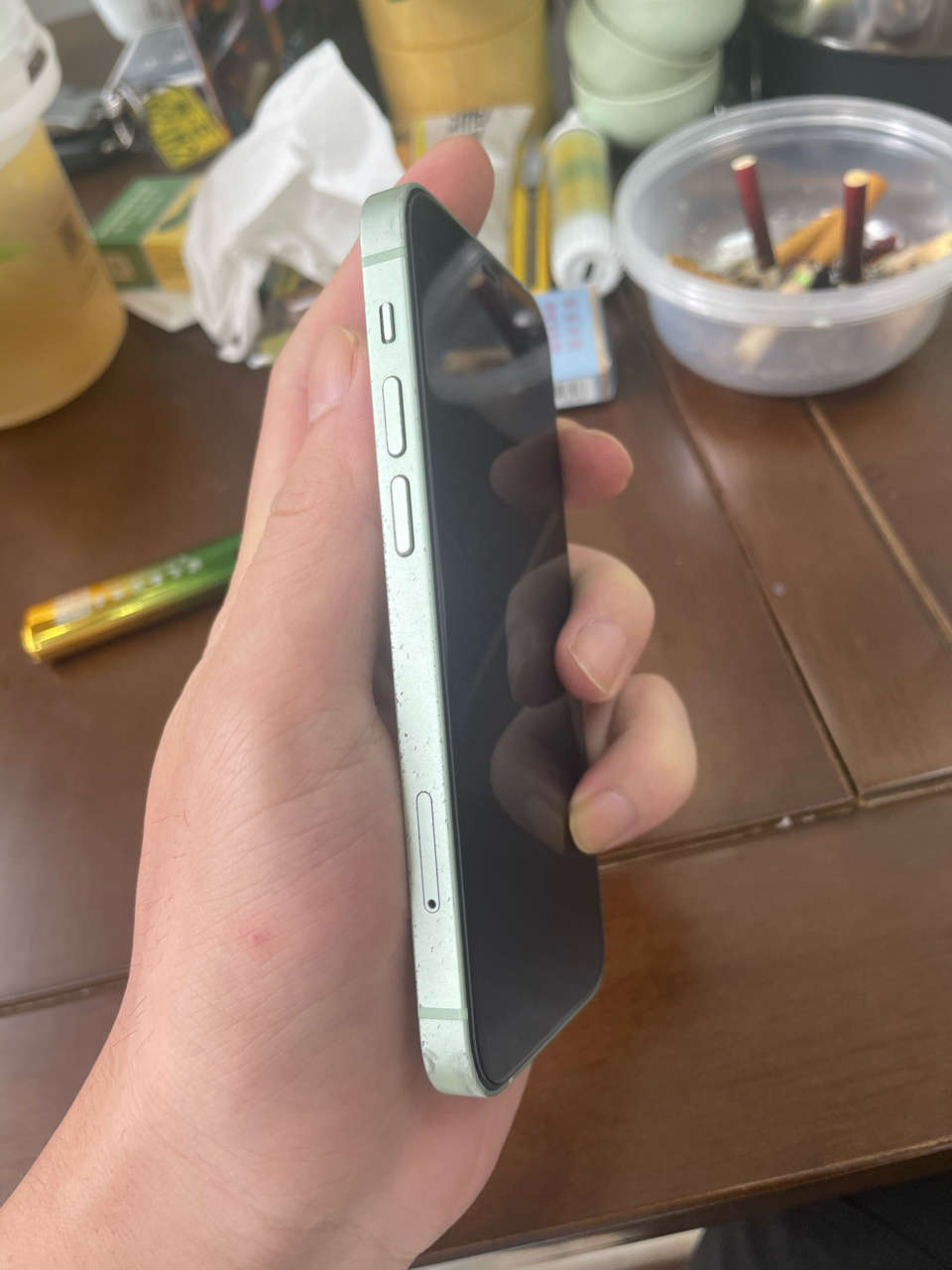 苹果12mini 128绿色，外观磕碰掉漆，玻璃没有碎 178