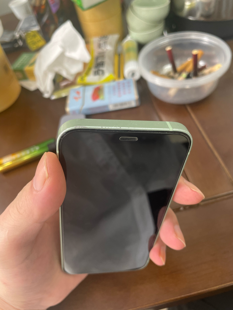 苹果12mini 128绿色，外观磕碰掉漆，玻璃没有碎 178