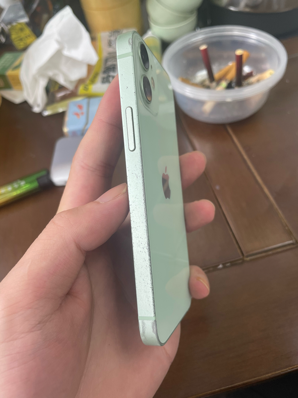 苹果12mini 128绿色，外观磕碰掉漆，玻璃没有碎 178