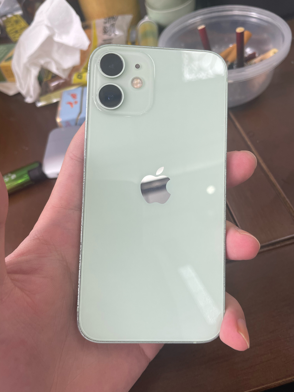 苹果12mini 128绿色，外观磕碰掉漆，玻璃没有碎 178