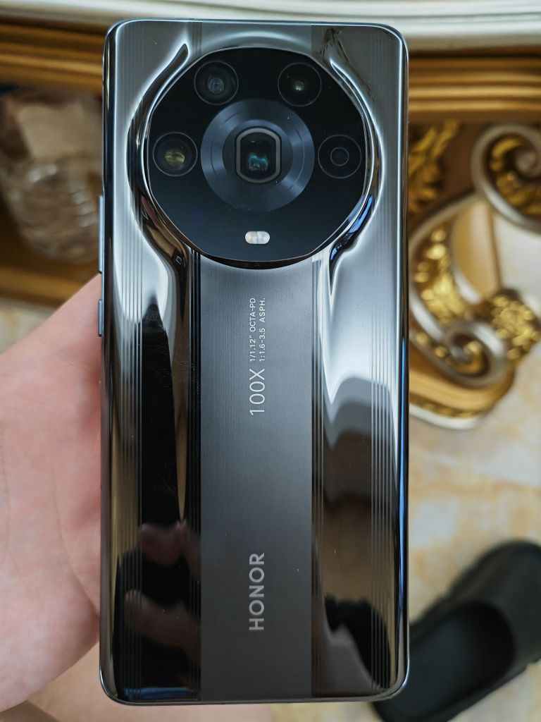 来自气场全开的华为旗舰压迫感！只论外观、颜值、辨识度，苹果14promax就是个弟弟！ NGA玩家社区