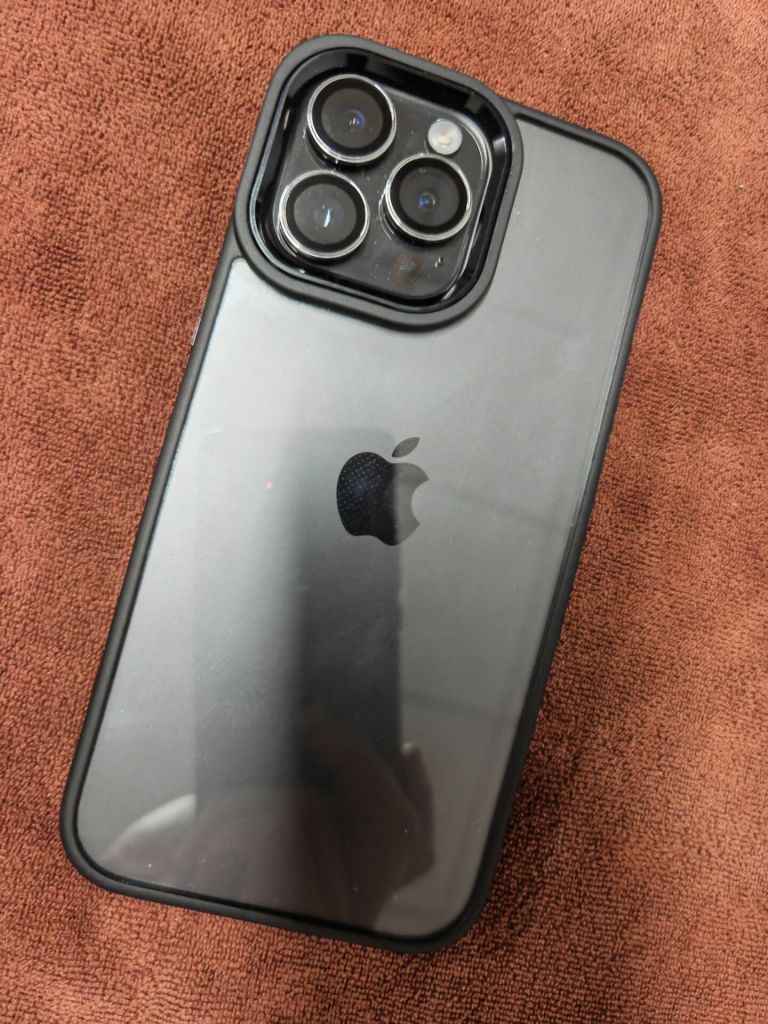 苹果14promax贴上镜头膜和带上手机壳，感觉这镜头很跟三个炮筒一样 NGA玩家社区