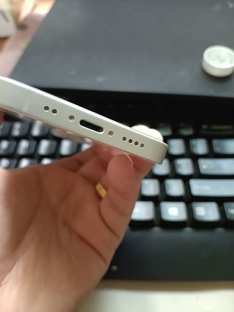 卖个13mini白色 128G 盒子都在。 NGA玩家社区