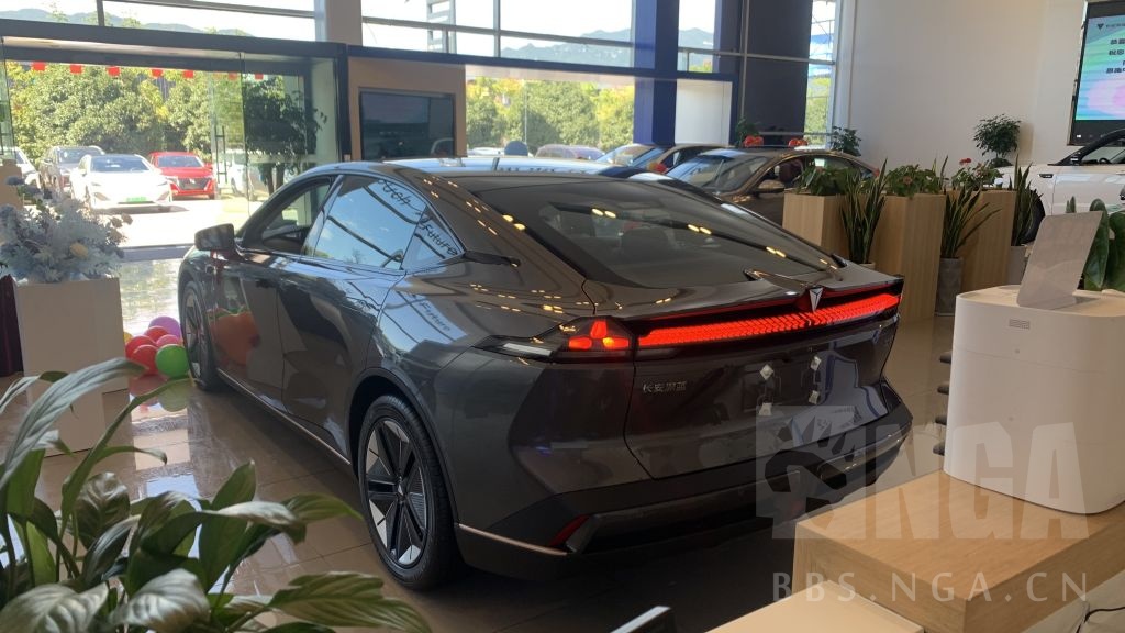 [车版专栏-提车作业] 长安深蓝SL03 515纯电外灰内黑+灯语,极简提车作业 NGA玩家社区