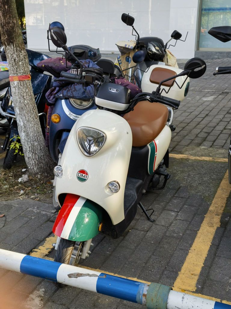 比雅迪新敞篷车型，疑似DM-i技术下放两轮车型！ NGA玩家社区