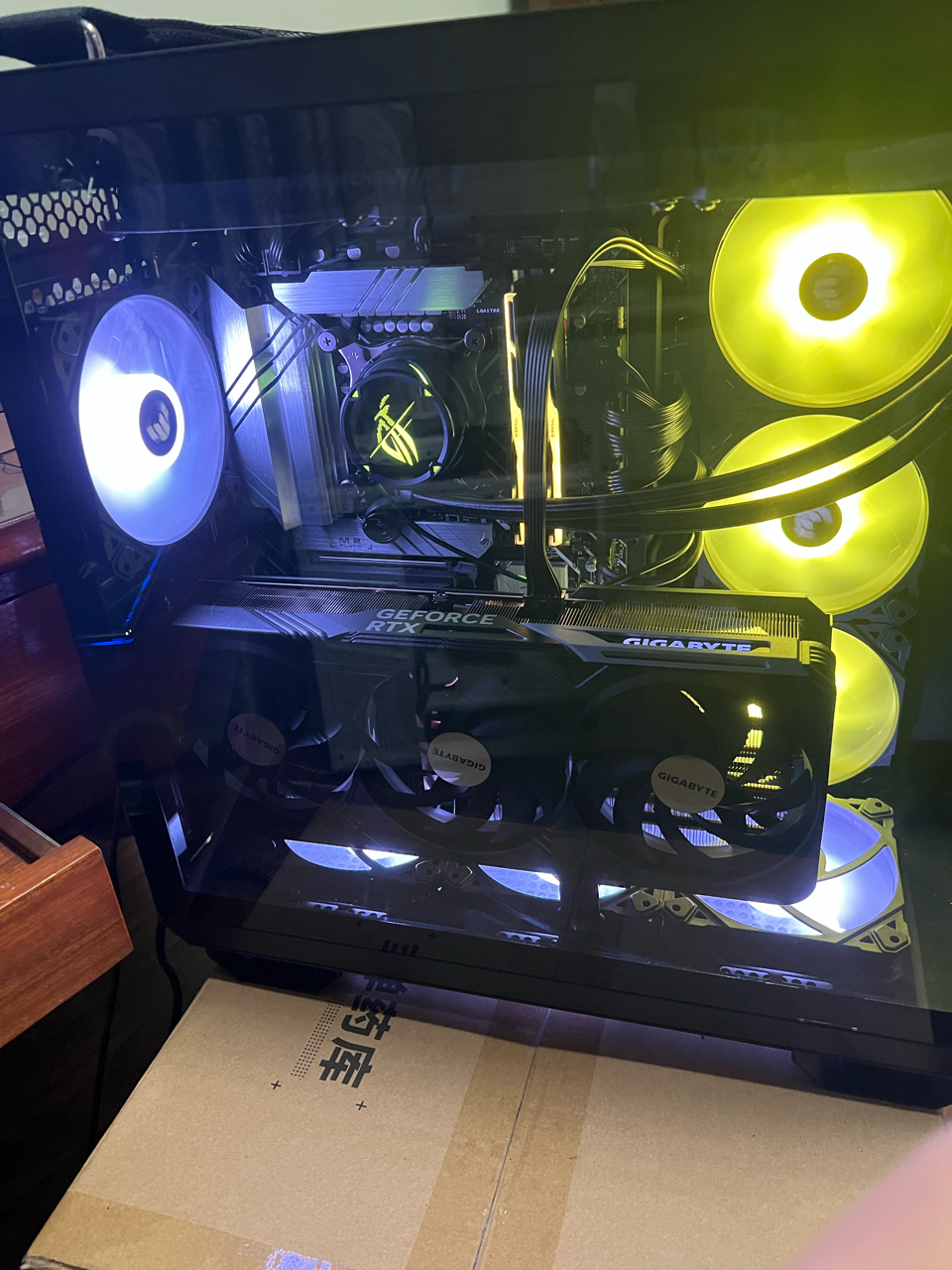 各位老哥帮帮忙！华硕GT502+Z690-P神光同步问题，另外吐槽技嘉魔鹰的灯效(妈妈说标题越长帮忙的人越多) 178