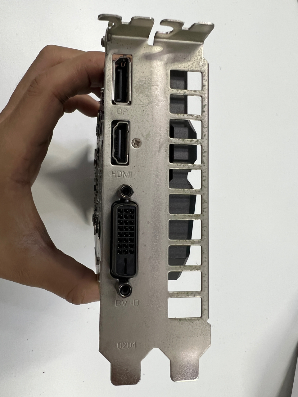 出2张闲置的亮机卡，1050和960 NGA玩家社区