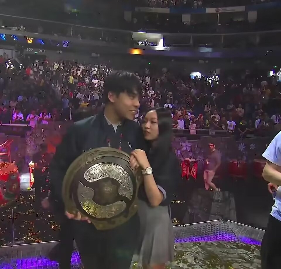 ana应该是dota圈颜值最高的吧？这也太好看了 178