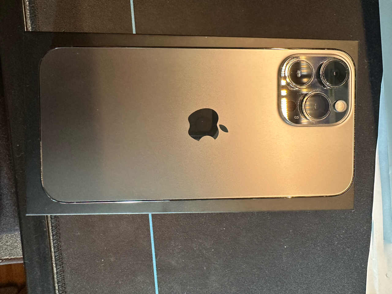 出iPhone 13pm 黑256 国行 电池90 11/5刚过保 6750 NGA玩家社区