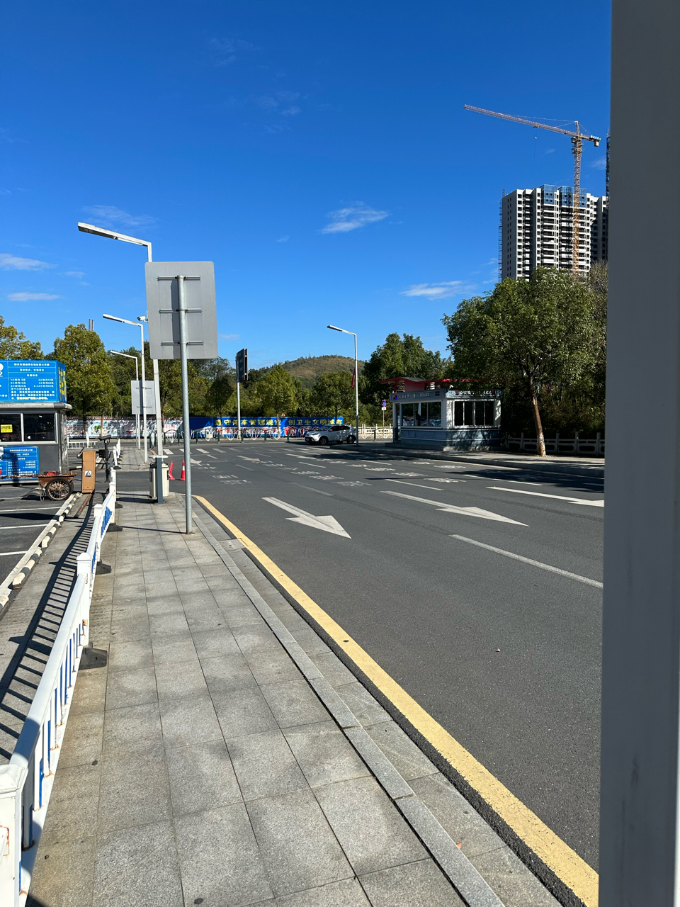 这种阳光底下，14pro还是能清晰看清屏幕，真给力 NGA玩家社区