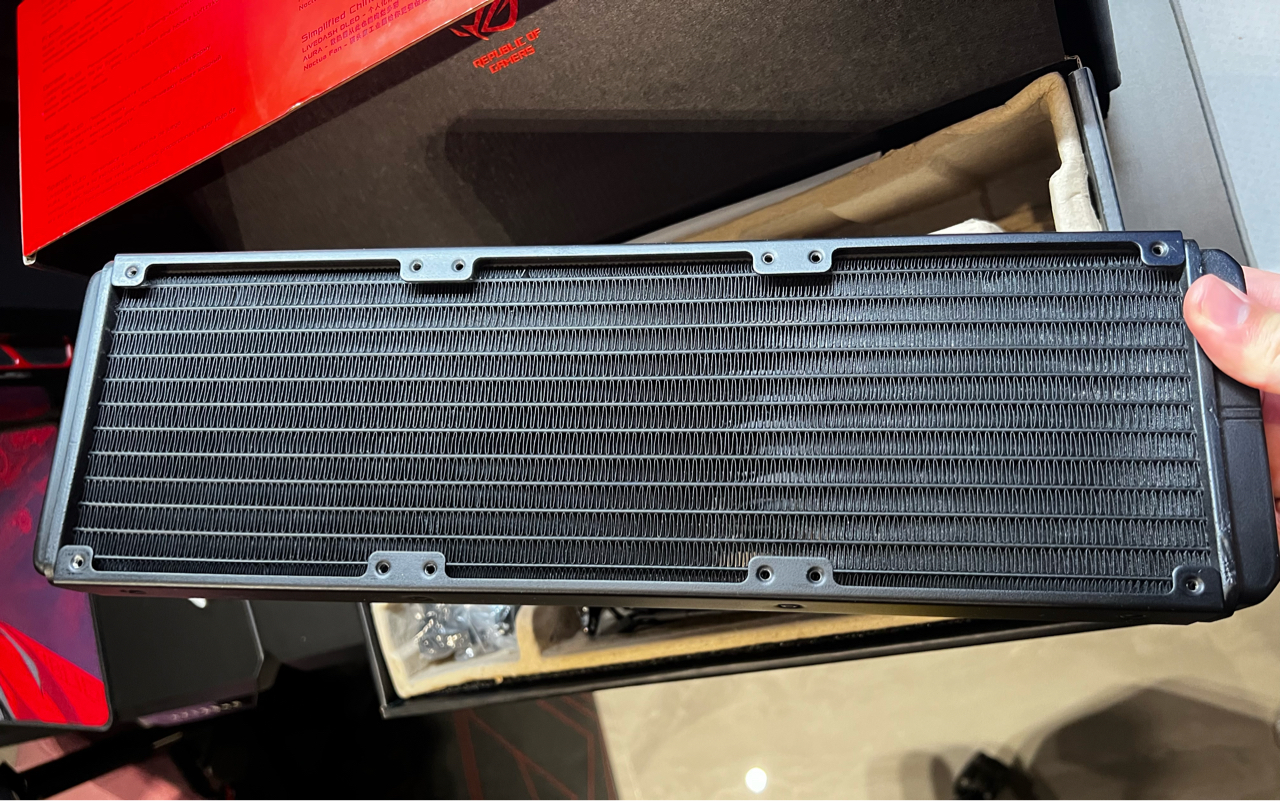 出华硕ROG龙神360一代水冷 NGA玩家社区