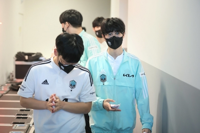 [外赛区赛事] T1和DK最大机会夺得春冠，knight被韩国团长监督看好 178