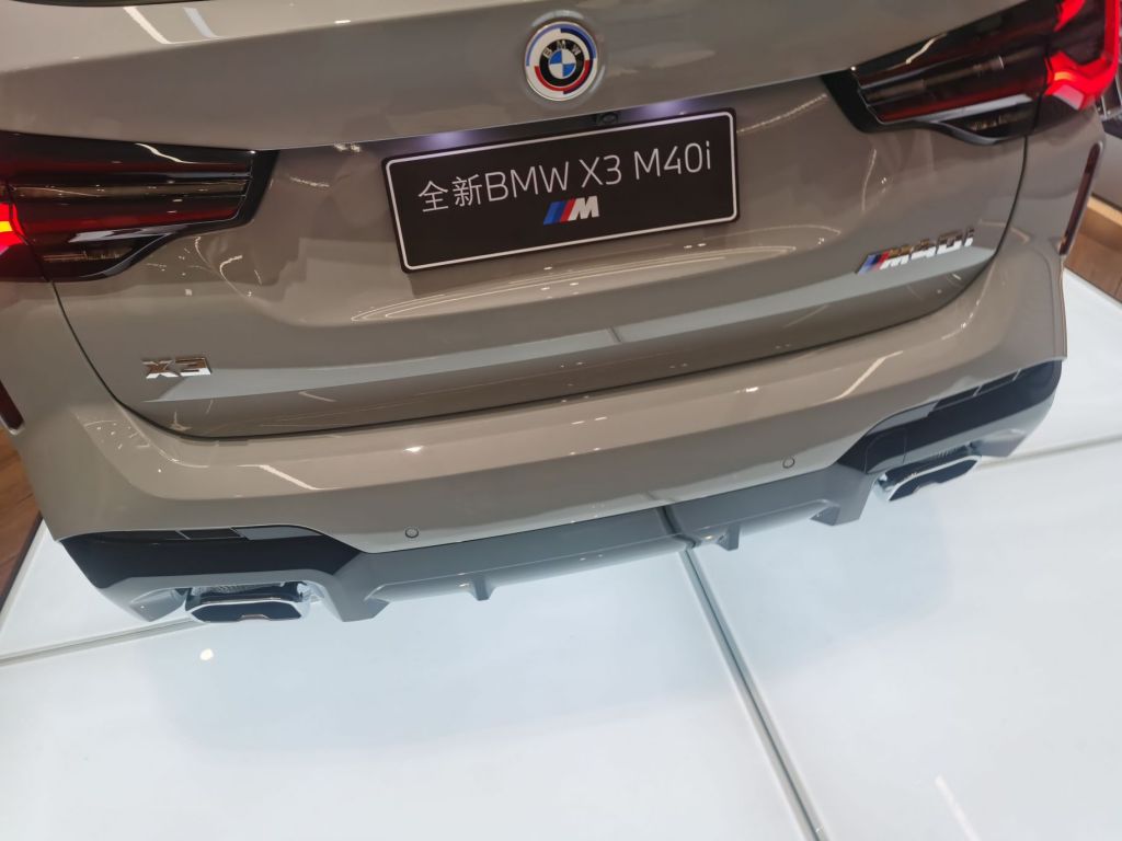 去4s取车的时候看到了x3 40i NGA玩家社区