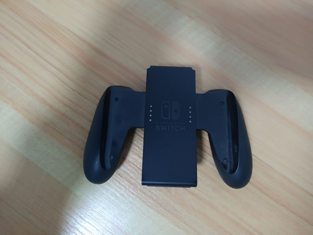 出日版switch OLED，箱说全，另出7个卡带，欢迎打包 178