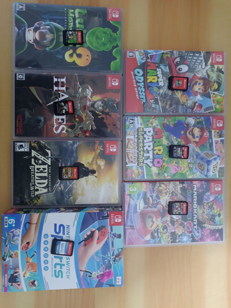 出日版switch OLED，箱说全，另出7个卡带，欢迎打包 178