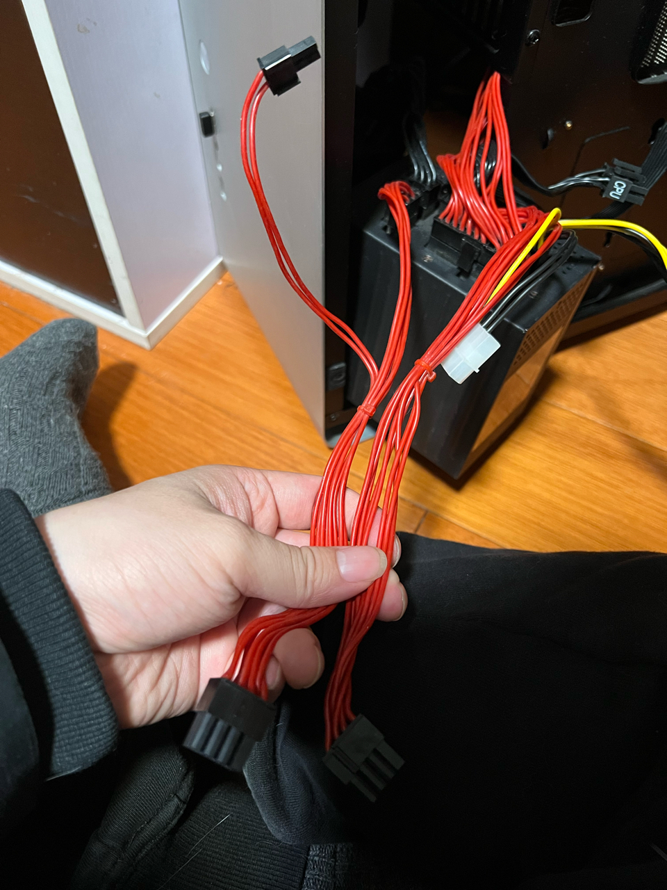 请问一下，双8pin显卡供电，我这个电源行不行 NGA玩家社区