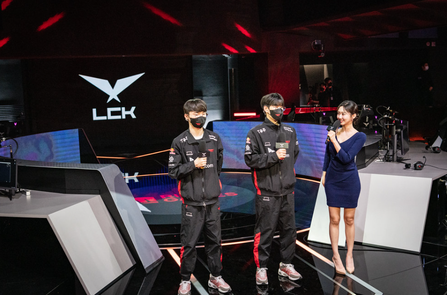 [外赛区赛事] 认识两位LCK新任主持人，传统行业转型电竞并不轻松 178