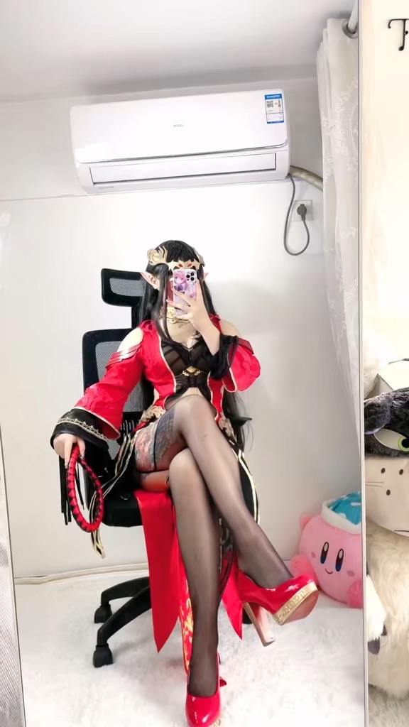 许愿！lsp就要许最瑟的愿，看42穿丝袜翘脚吊着高跟鞋 NGA玩家社区