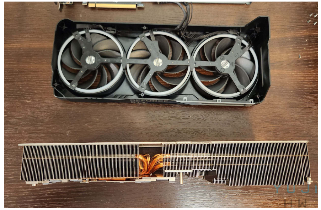 我算是服了4090魔鹰的风扇是6pin的rgb+风扇供电的二合一接头 NGA玩家社区